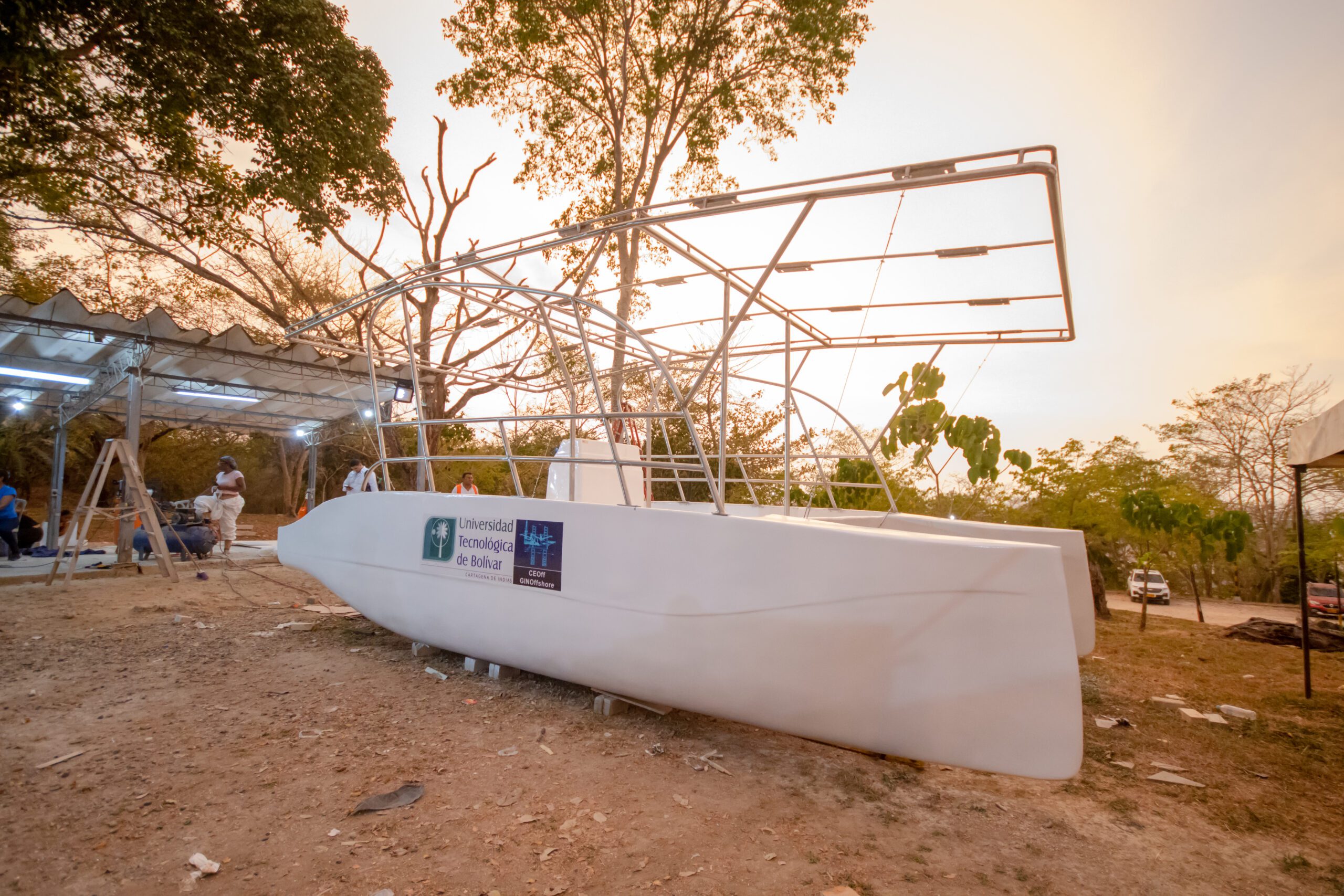La UTB presenta el primer prototipo AquaBus-e como alternativa de ...