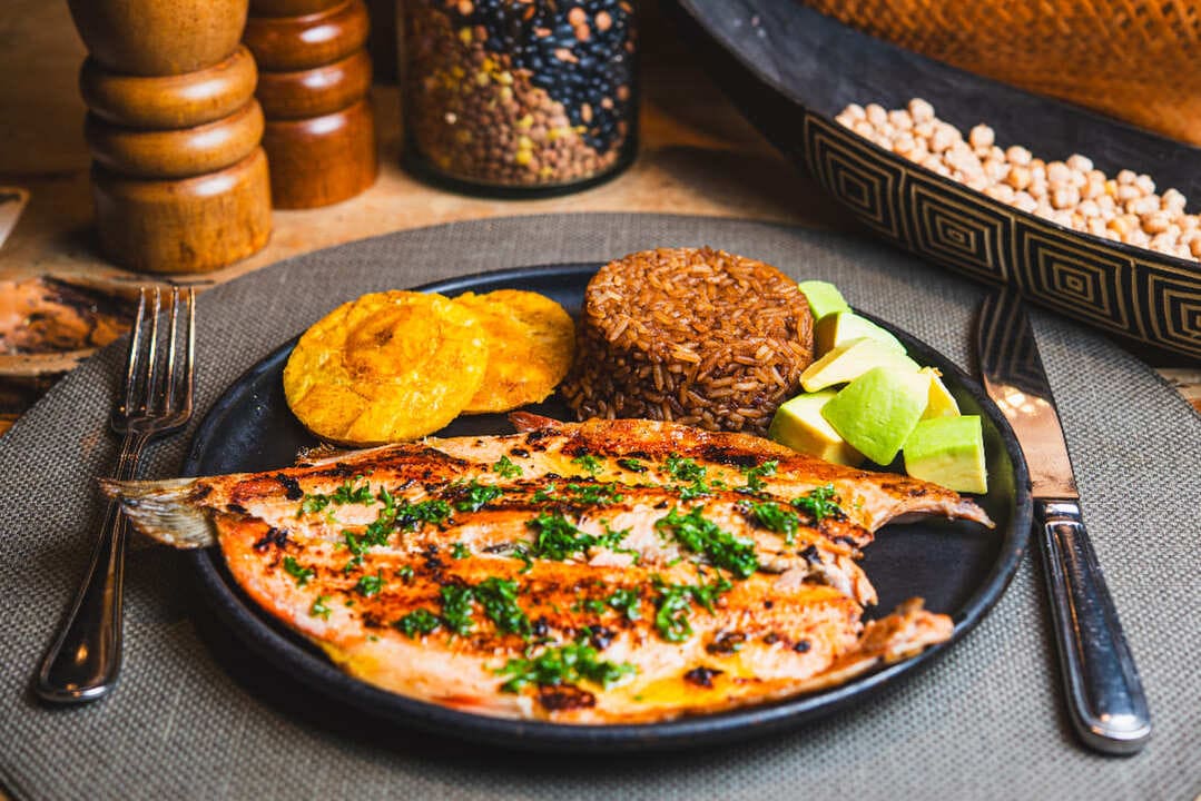 Sabores del mar a la mesa: viva una Semana Santa llena de Sabor Local y ...